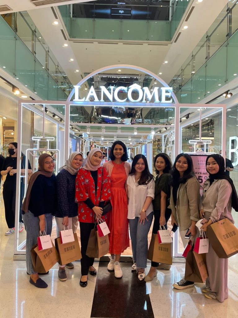 Female Daily Editorial - Kamu Gen Z? Kembangkan Diri dan Kariermu Bareng Girls Beyond!