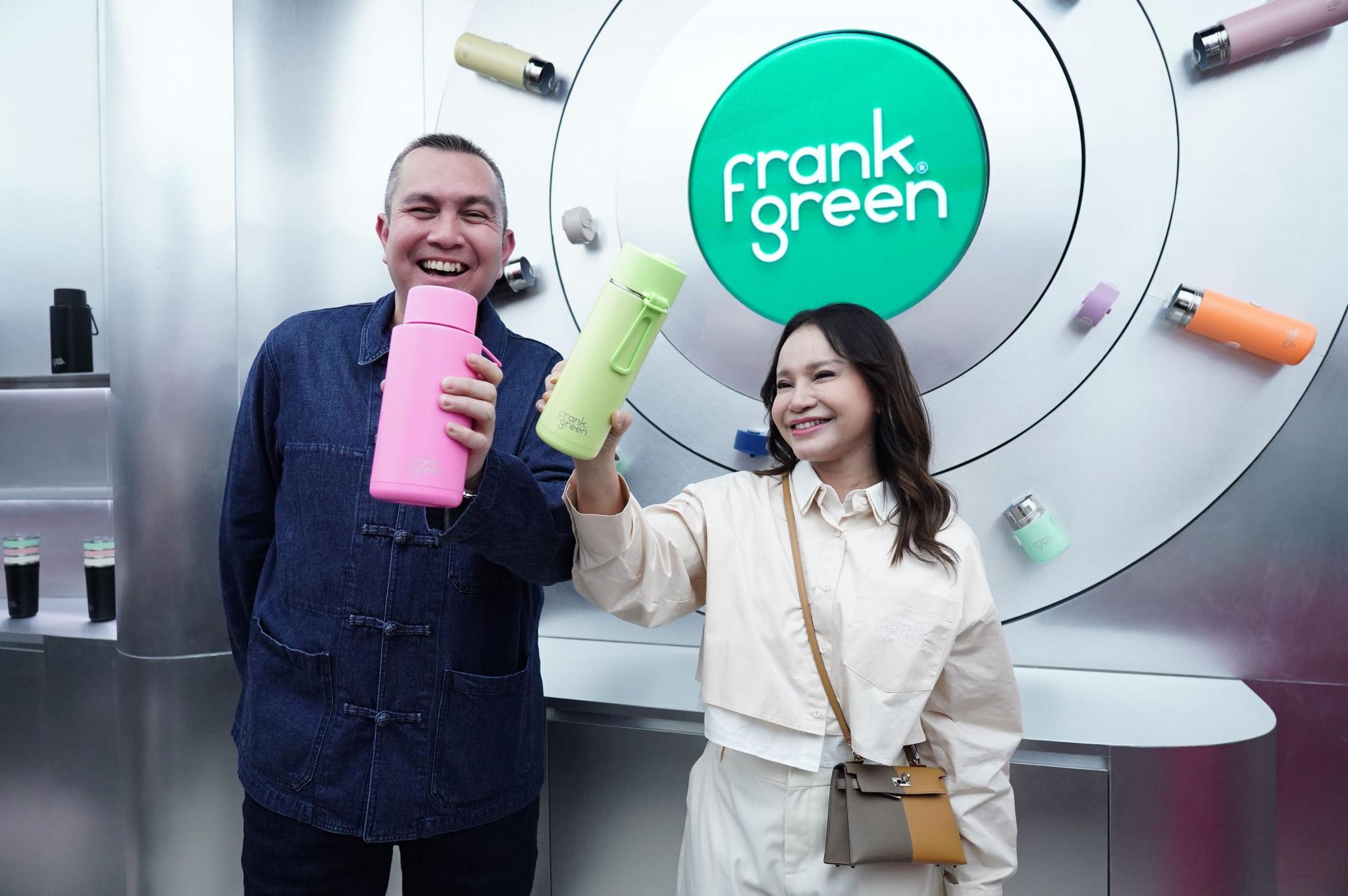 Female Daily Editorial - Akhirnya Bisa Custom Langsung! Flagship Store ...