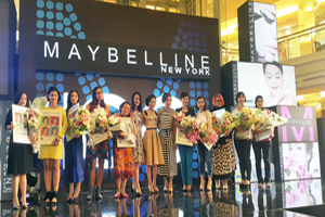 Female Daily Editorial - Perayaan 100 Tahun Maybelline, Hanifa Ambadar ...