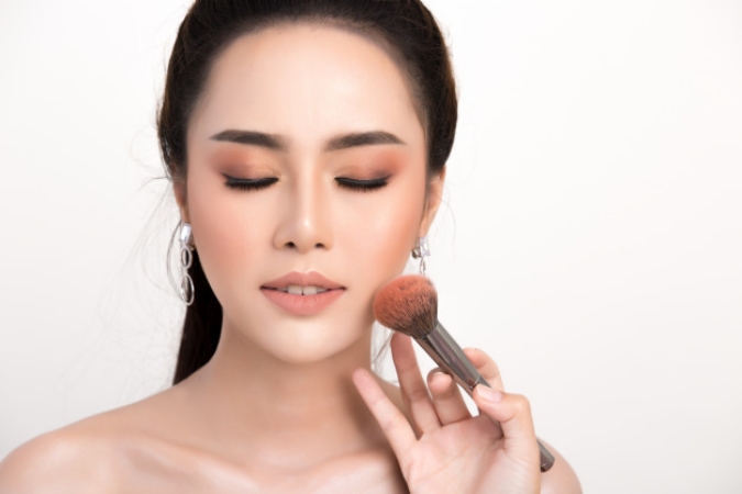 Female Daily Editorial - Kenapa Blush Kelihatan Patchy? Ini Tips ...