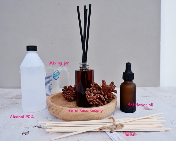 Female Daily Editorial - Budget Beauty : Cara Membuat Reed Diffuser ...