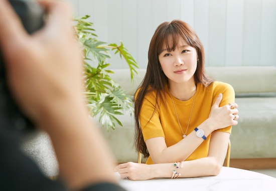 Female Daily Editorial - 5 Aktris Korea yang Punya Kulit Glowing dan Awet Muda Walau Sudah di ...