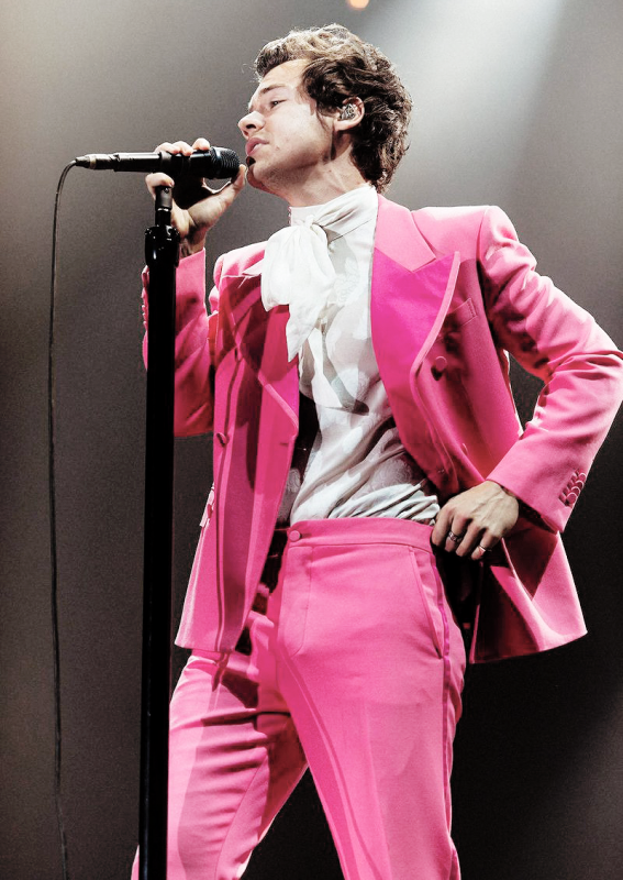 Female Daily Editorial - Selalu Curi Perhatian, Ini 7 Gaya Harry Styles ...