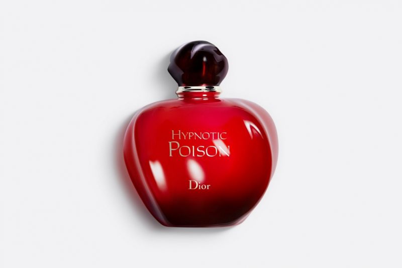 Female Daily Editorial - Rekomendasi Parfum dengan Warna Merah, Elegan ...