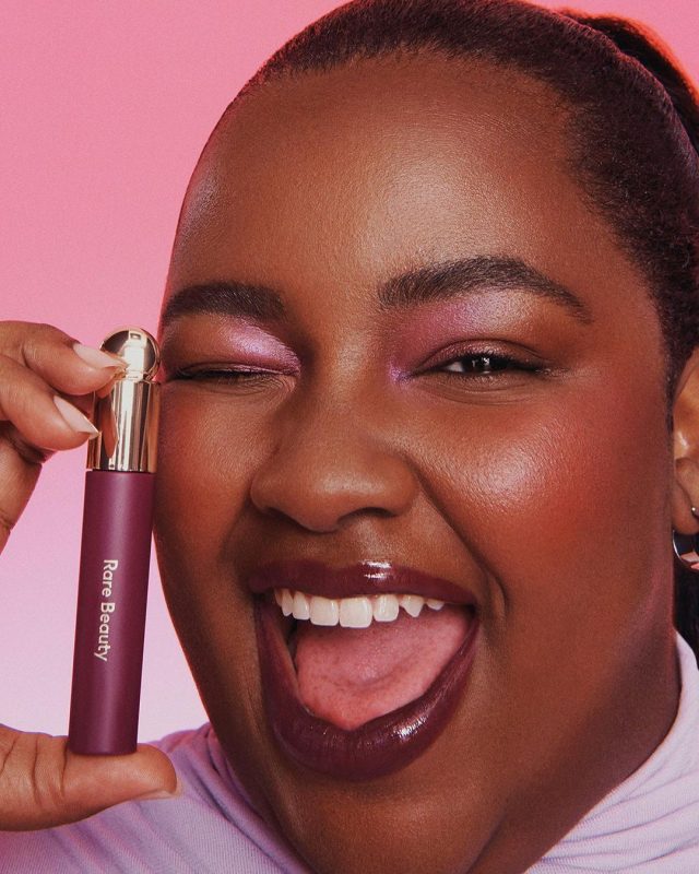 Female Daily Editorial - Layak Viral! Ini Lip Oil Rare Beauty Milik ...