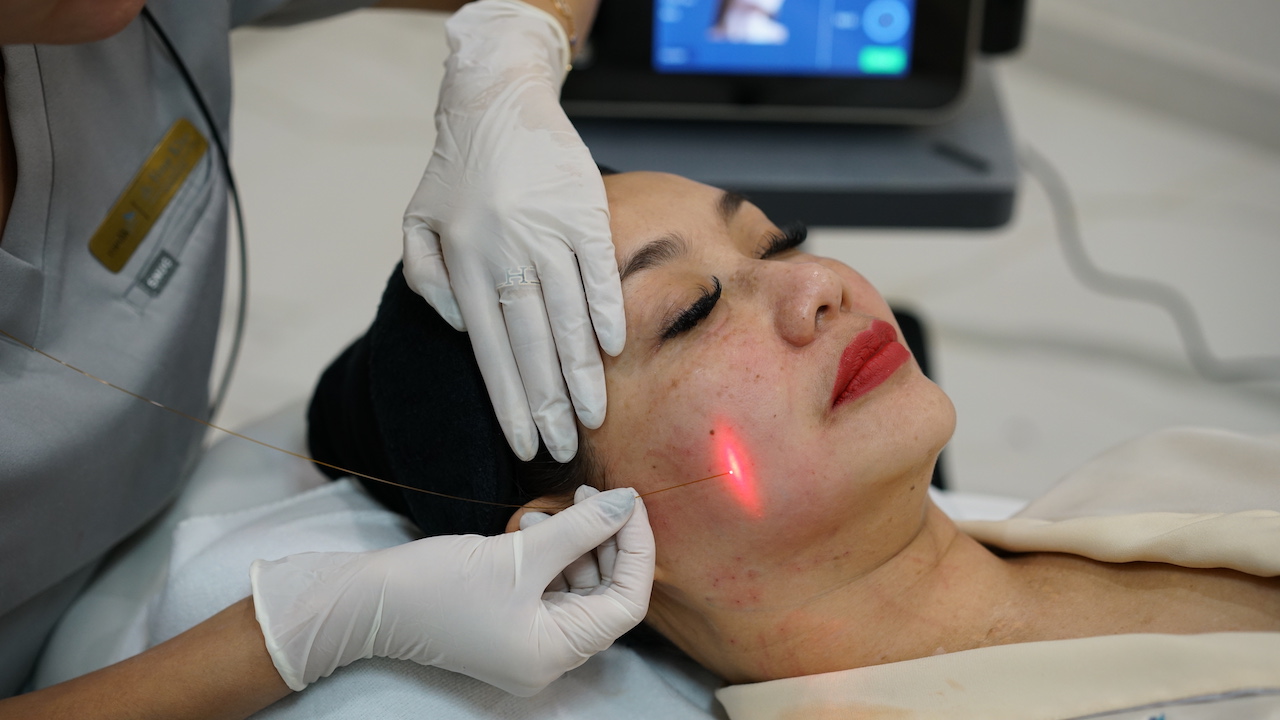 Female Daily Editorial - Wajah Mulai Berkerut atau Muncul Garis Halus? Ini 5 Treatment Anti ...