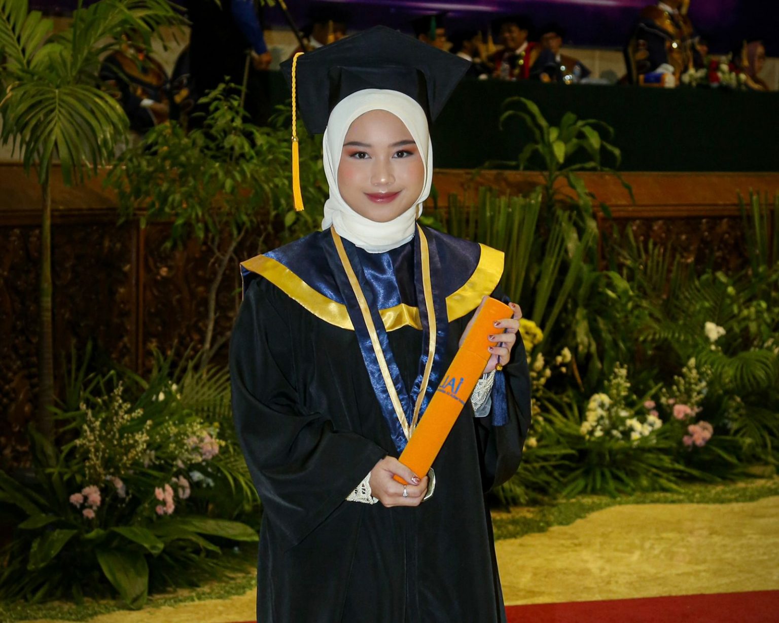 Female Daily Editorial - Ingin Makeup Sendiri untuk Wisuda? Ini Tipsnya ...