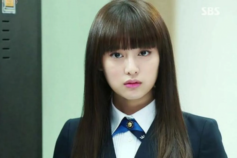 Female Daily Editorial - Ini 4 Karakter Ikonis Kim Ji Won di Drama ...