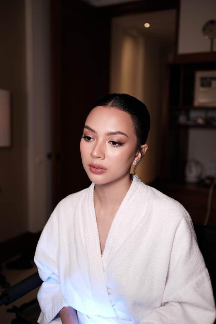 Female Daily Editorial - Cantik bak Primadona, Intip Penampilan Nazla Alifa di Hari Lamaran!