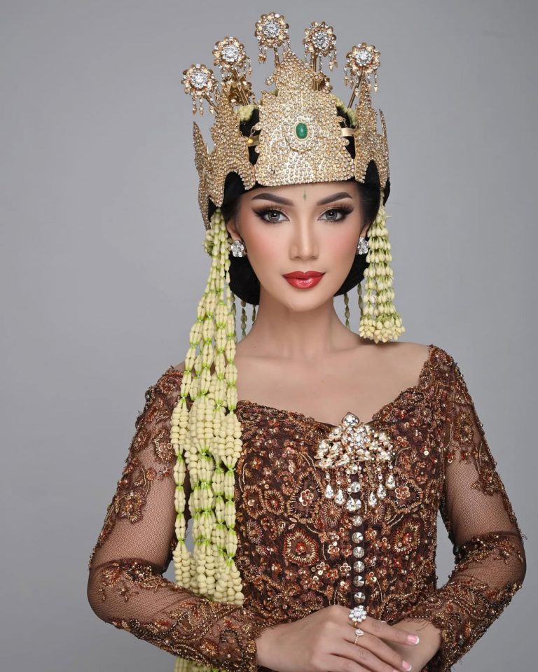 Female Daily Editorial - Selain Siger, Ini 6 Look Pengantin Jawa Barat ...