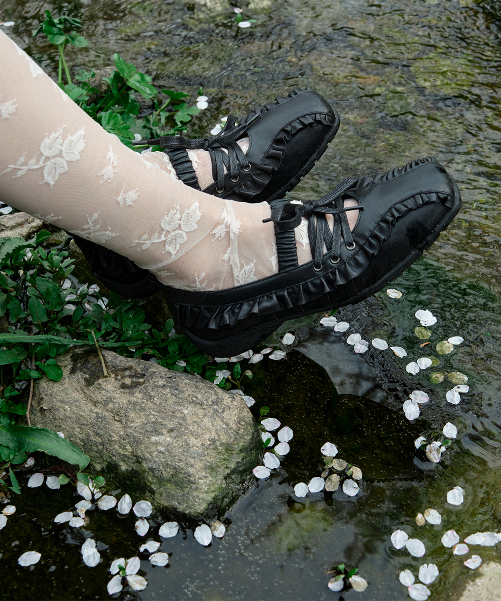 Female Daily Editorial - Intip 5 Brand Sepatu Korea Selatan yang Super ...