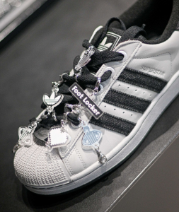 Female Daily Editorial - Perluas Jejak Foot Locker, MAP Active Buka ...