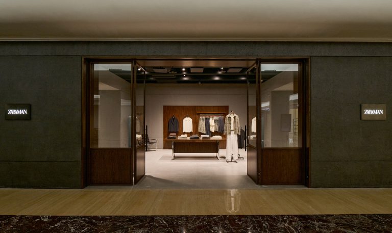 Female Daily Editorial - ZARA Plaza Indonesia Resmi Buka Kembali dengan ...